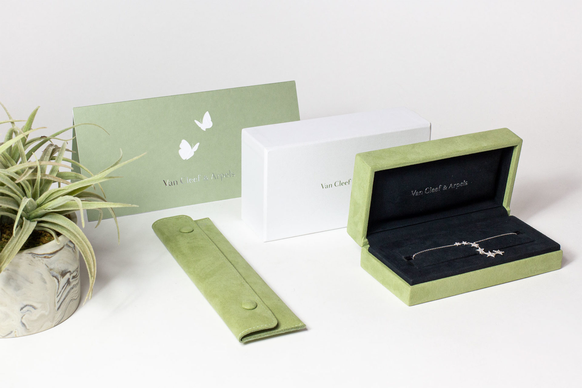 Luxury Custom Jewelry packaging for Van Cleef & Arpel - Gala De Luxe
